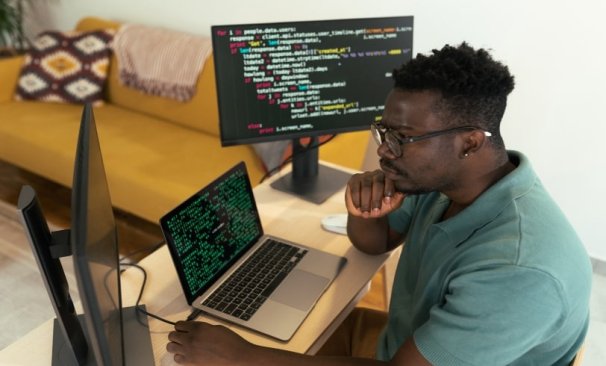 DeepSeek para DEVS: como usar a ferramenta com eficiência