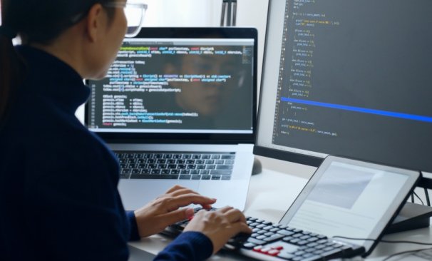 O que são arrays em JavaScript e como criá-los? - Blog da Locaweb